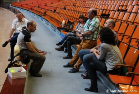 Gernika Jai Alai, jugar a cesta punta en el mejor frontón del mundo ...