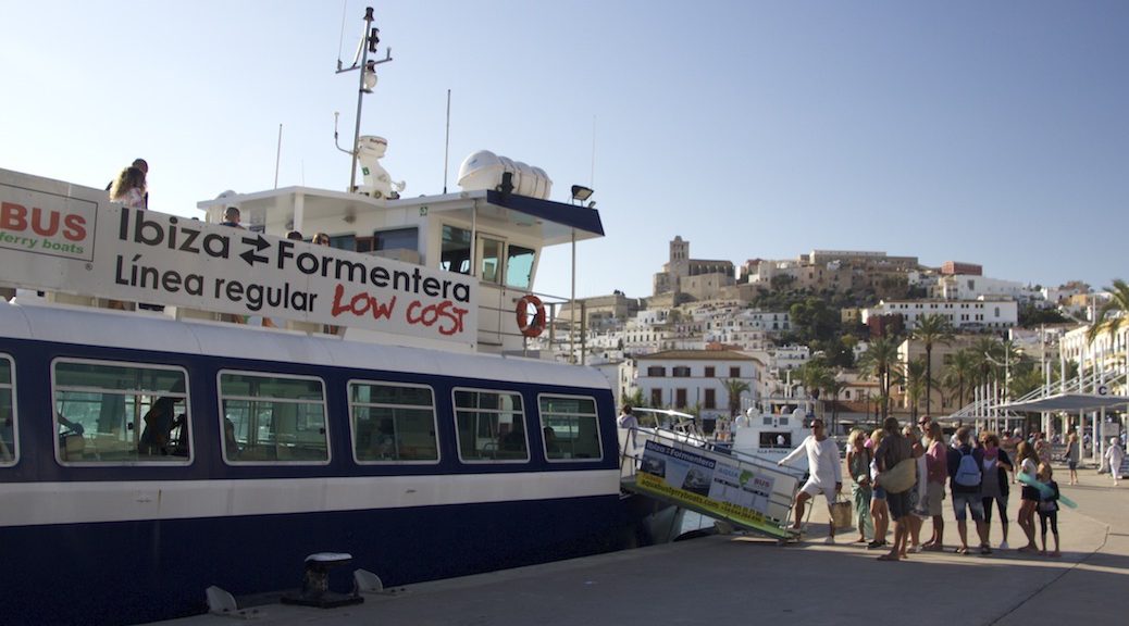 Ferry Ibiza Formentera: barco low cost, horarios y precios | Lonifasiko